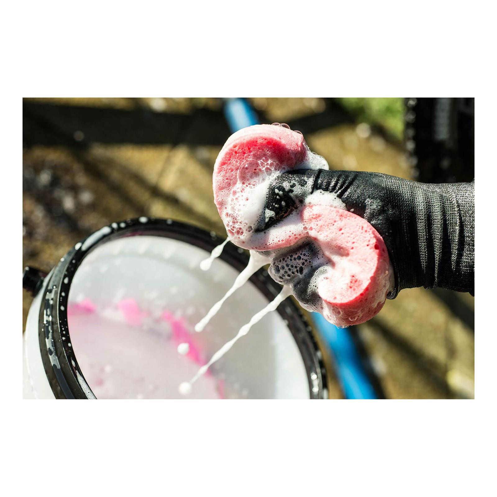 Gąbka MUC-OFF EXPANDING MICROCELL SPONGE | RRmoto.pl